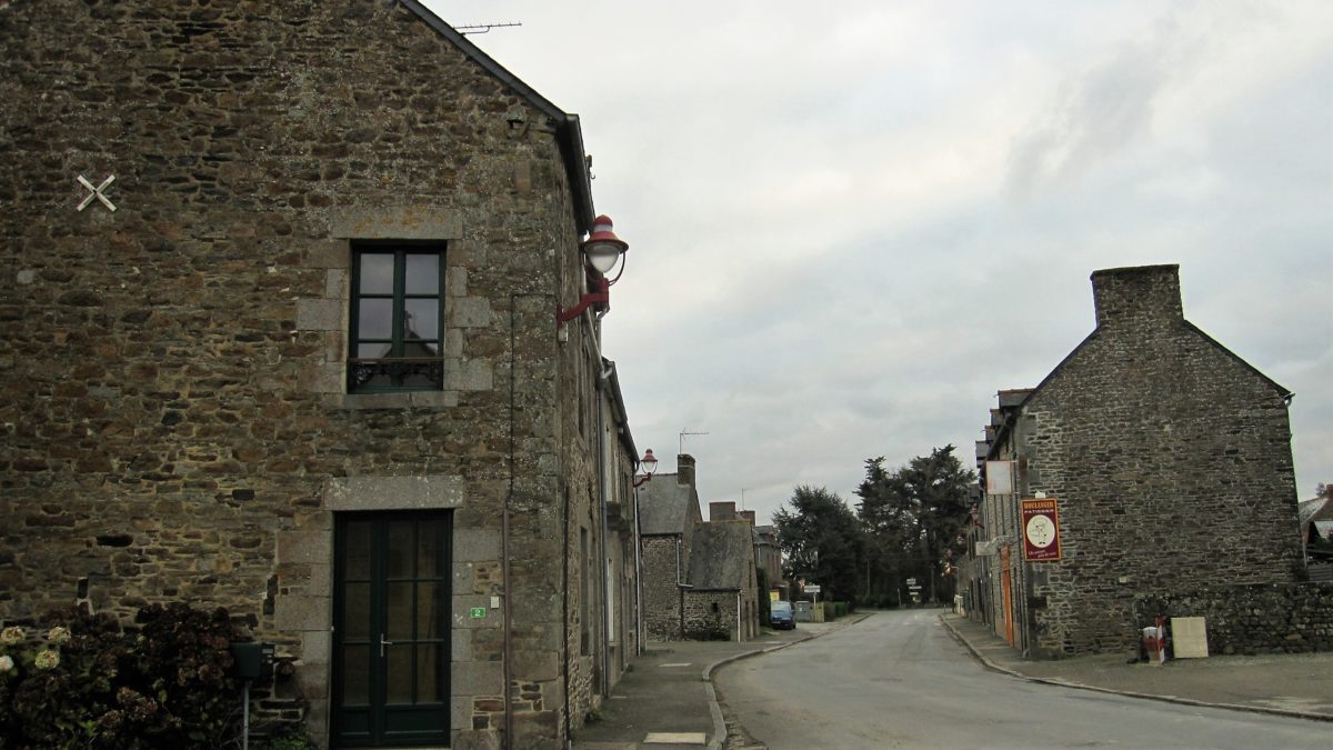 Roz-Landrieux (35) – BRUDED