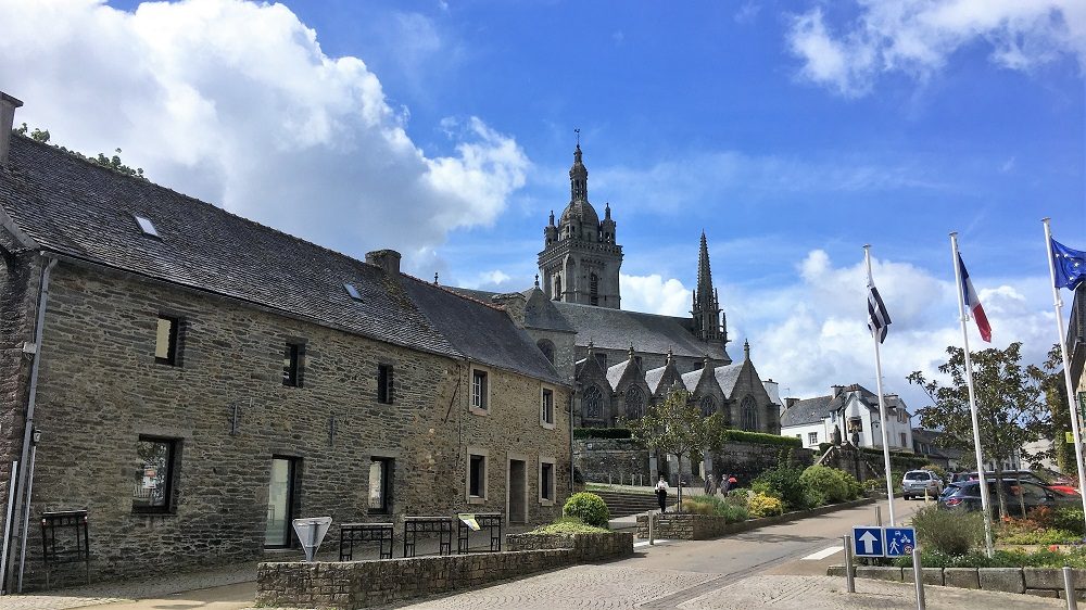 Saint-Thégonnec Loc-Eguiner (29) – BRUDED