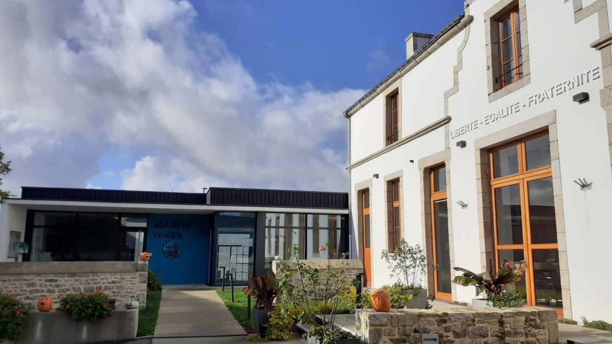 Locmalo (56) : mairie, école et bibliothèque : une opération à tiroir ...