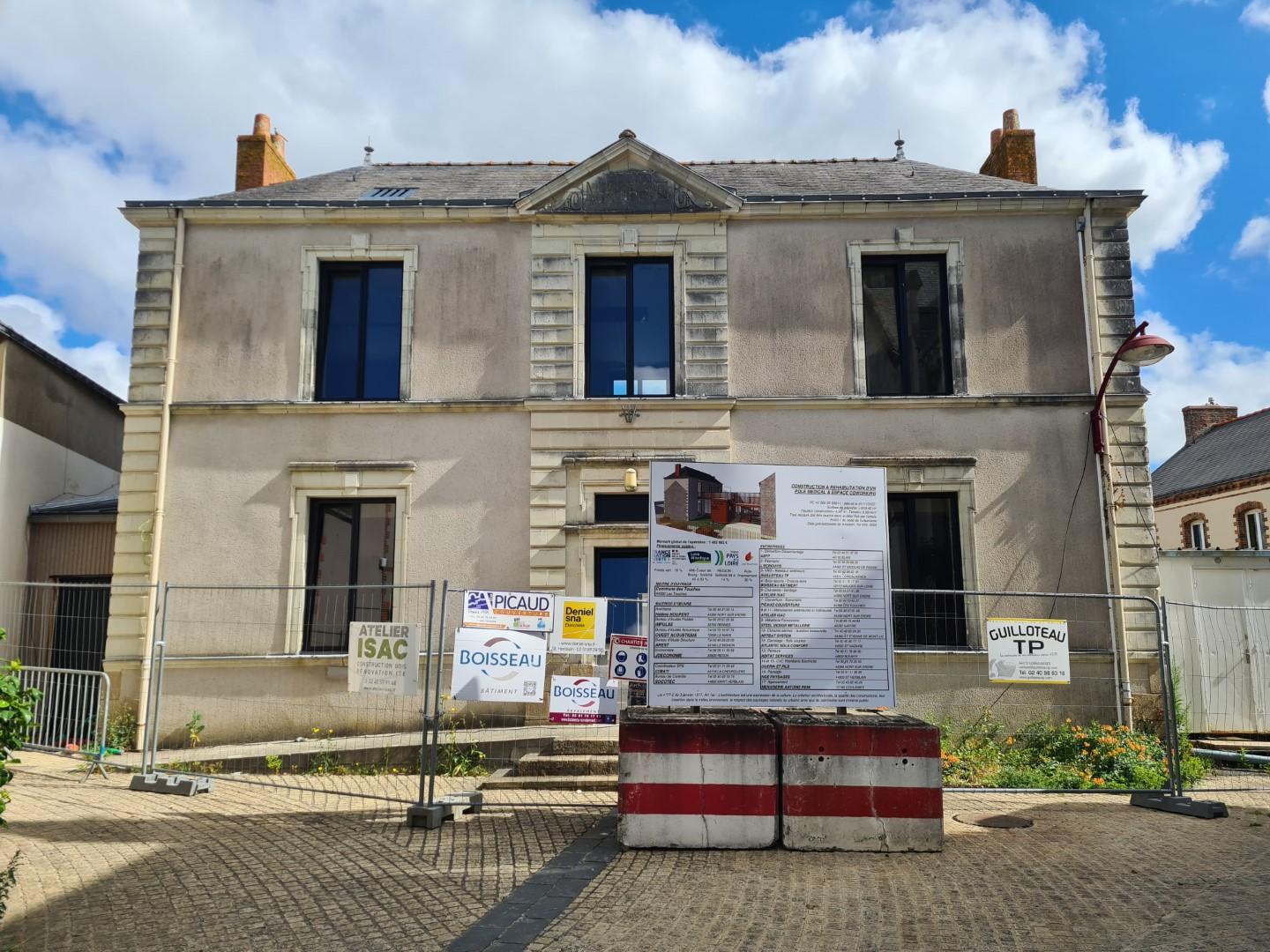 Rénovation bio-sourcée de l’ancienne mairie des Touches (44) en maison ...